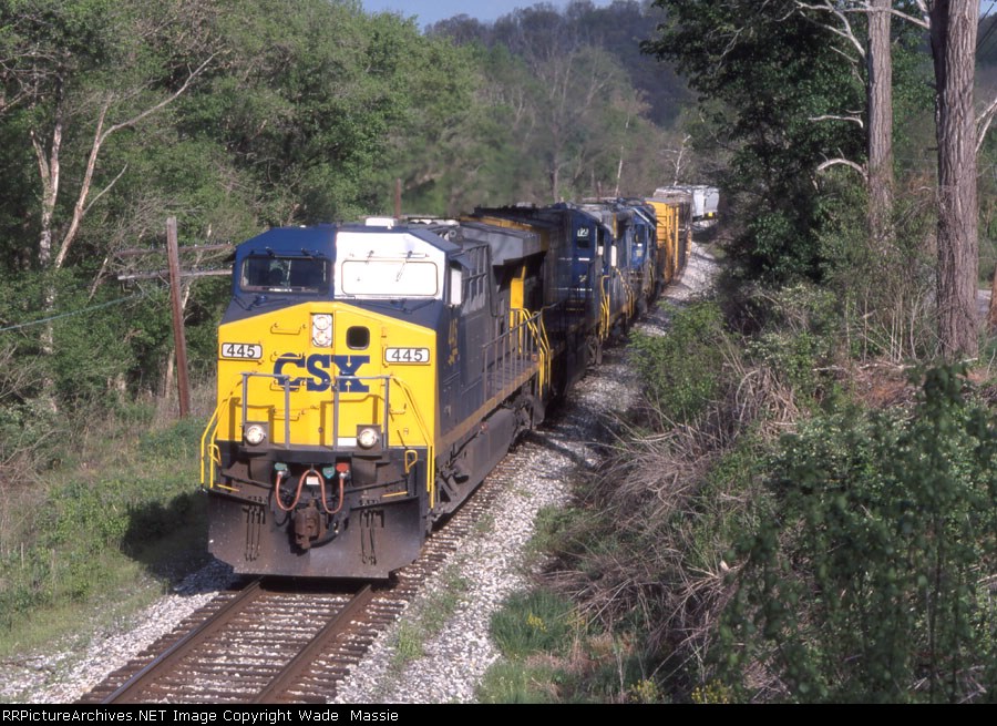 CSX 445 eastbound on a sunny Saturday morning